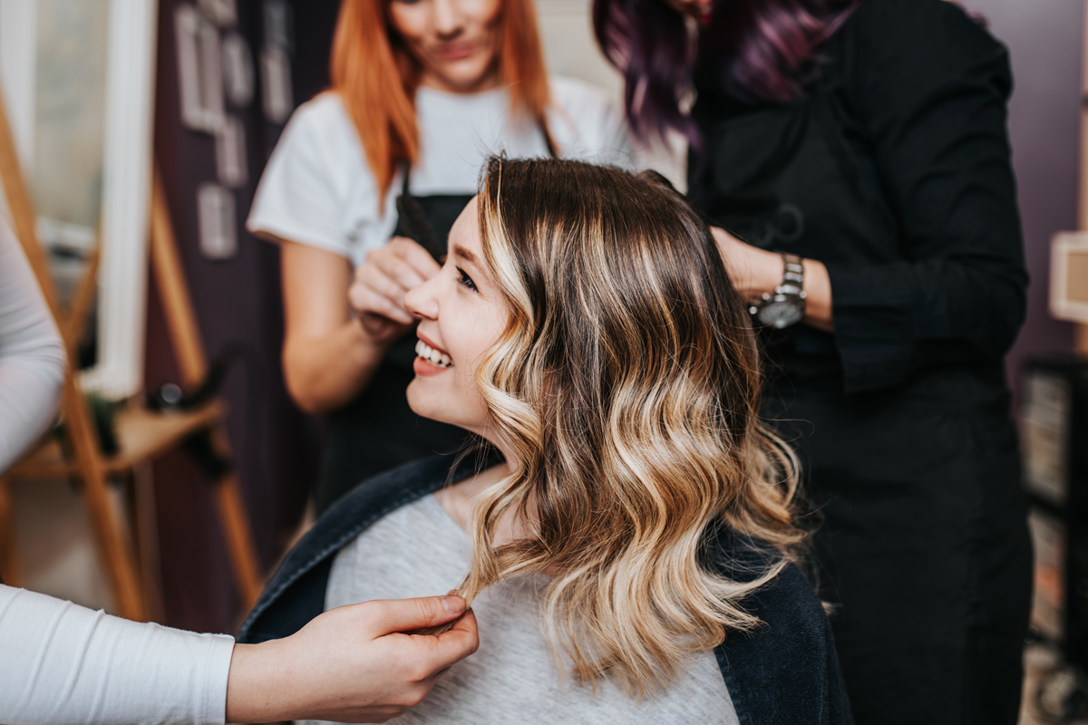 Elegantes Top Friseur In Der Nahe Bild